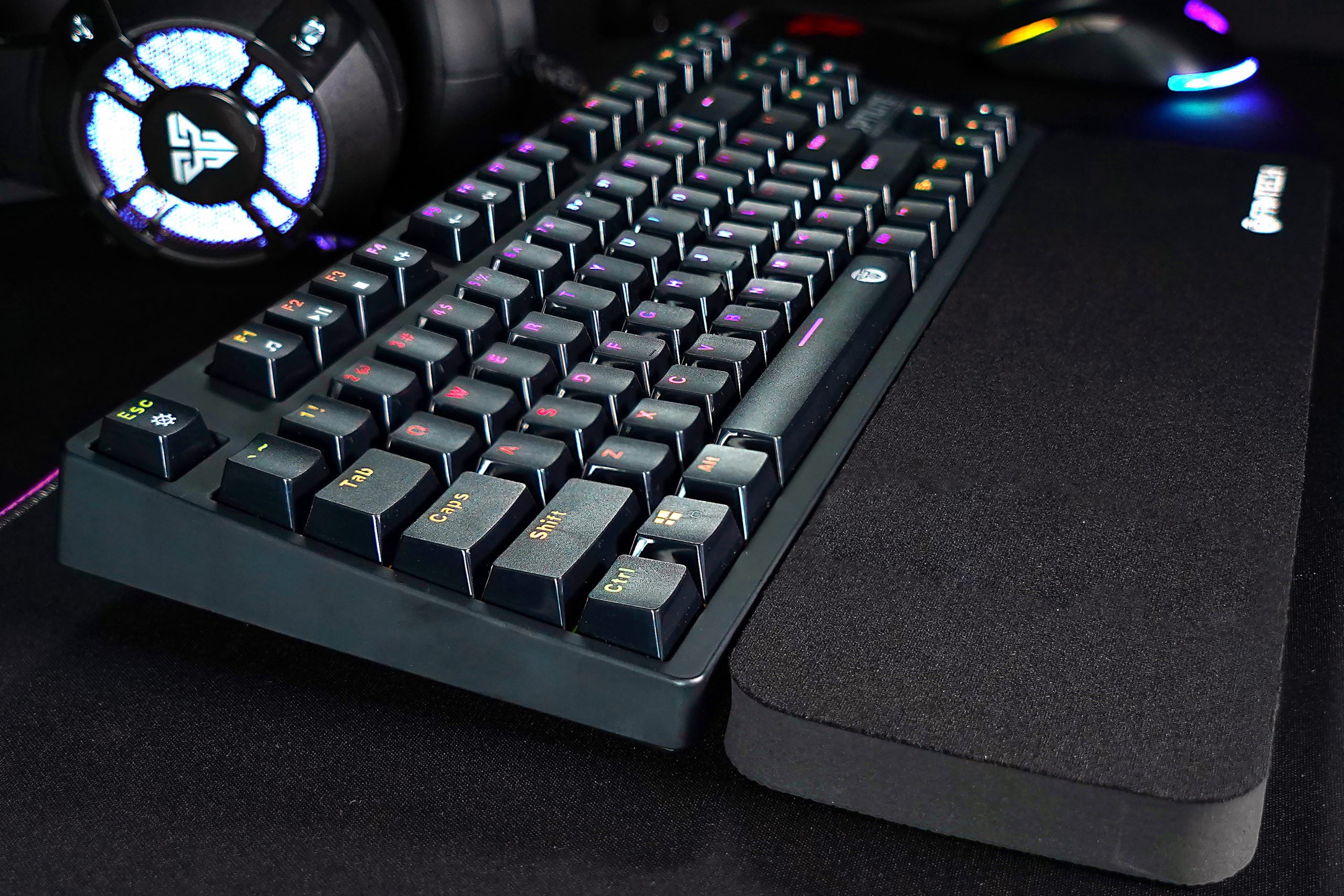 Fantech MK872 Optical Mechanical Keyboard - 87 Keys, Black Switch, RGB ...